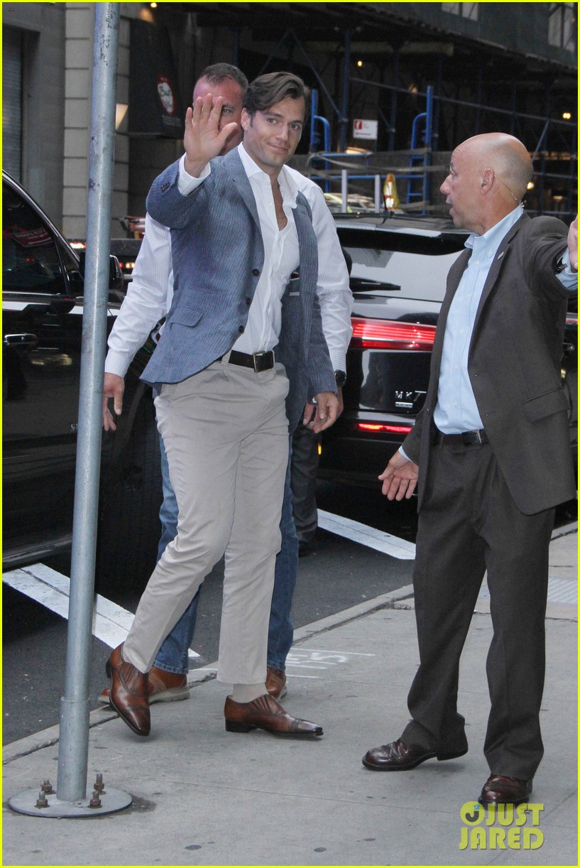 Henry Cavill Teaches the 'GMA' Audience How to Do His 'Mission ...