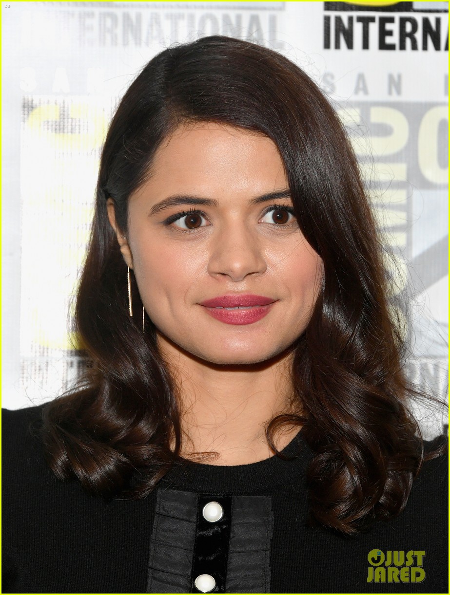 'Charmed' Cast Makes Comic-Con Debut, Asks Fans to Give Reboot a Chance ...