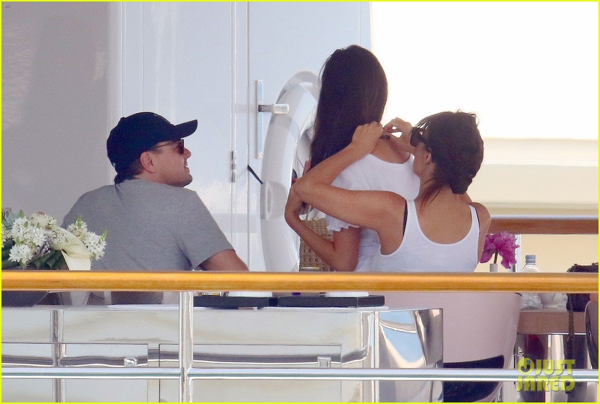 Leonardo DiCaprio Relaxes On a Yacht with Girlfriend Camila Morrone & Her Mom: Photo 4123222 ...