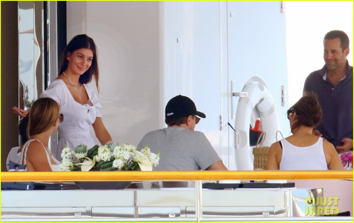 Leonardo DiCaprio Relaxes On a Yacht with Girlfriend Camila Morrone & Her Mom: Photo 4123224 ...