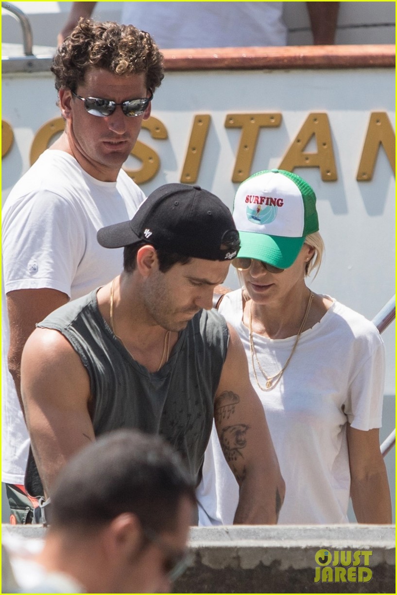 Robin Wright & Clement Giraudet Pack on the PDA in Steamy Photos ...