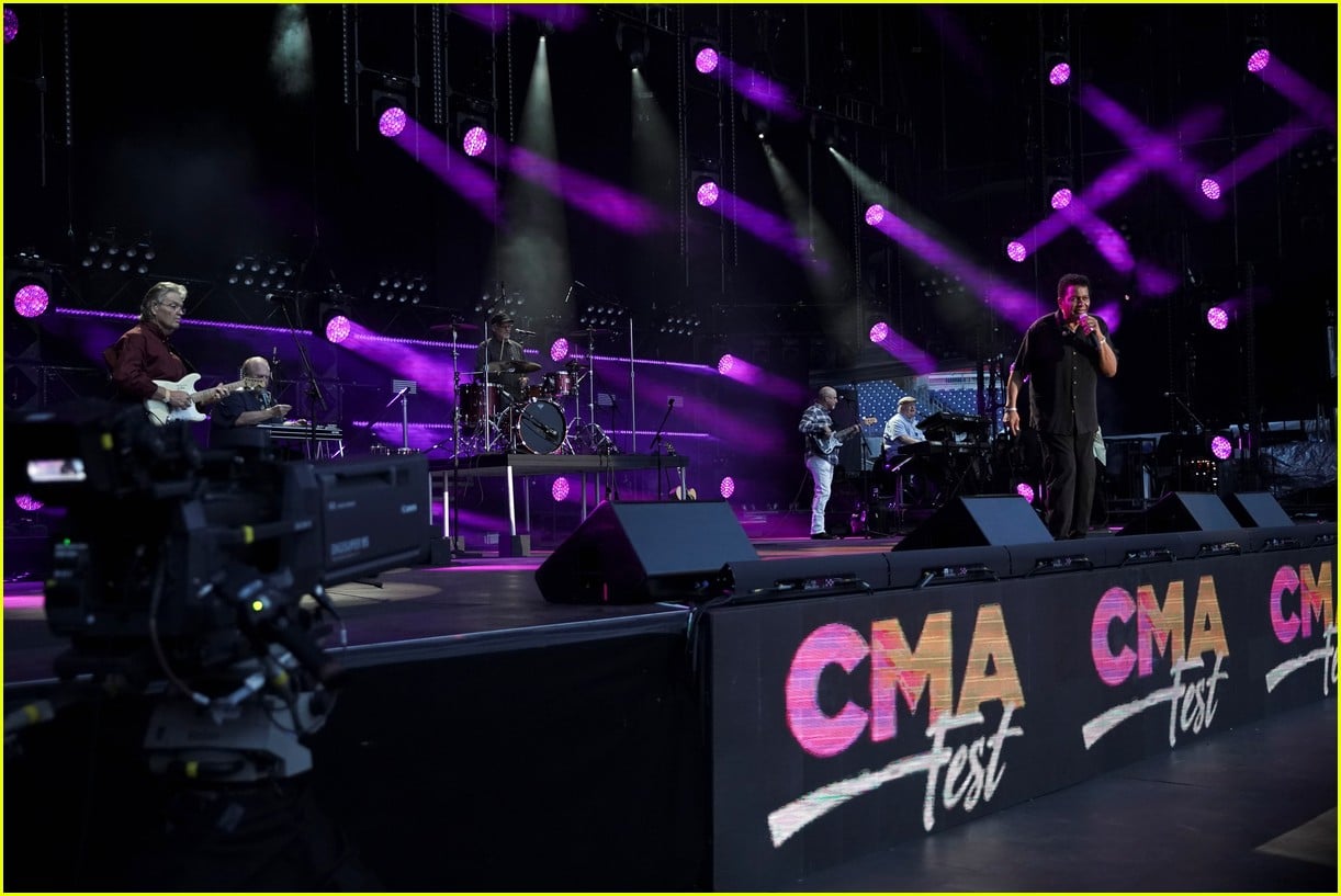 CMA Fest 2018 - Performers & Hosts Lineup Revealed!: Photo 4126421 ...