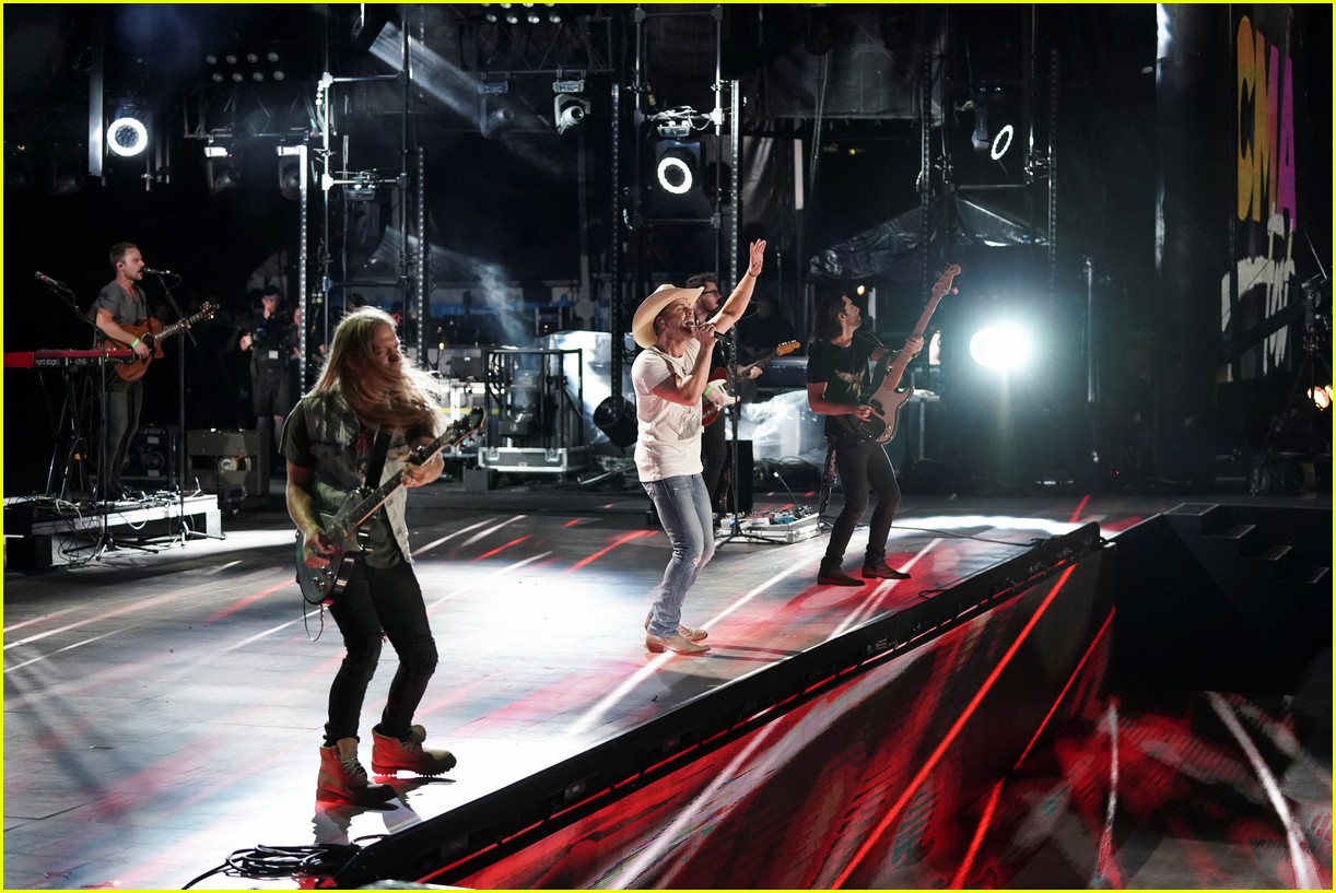 CMA Fest 2018 - Performers & Hosts Lineup Revealed!: Photo 4126465 ...
