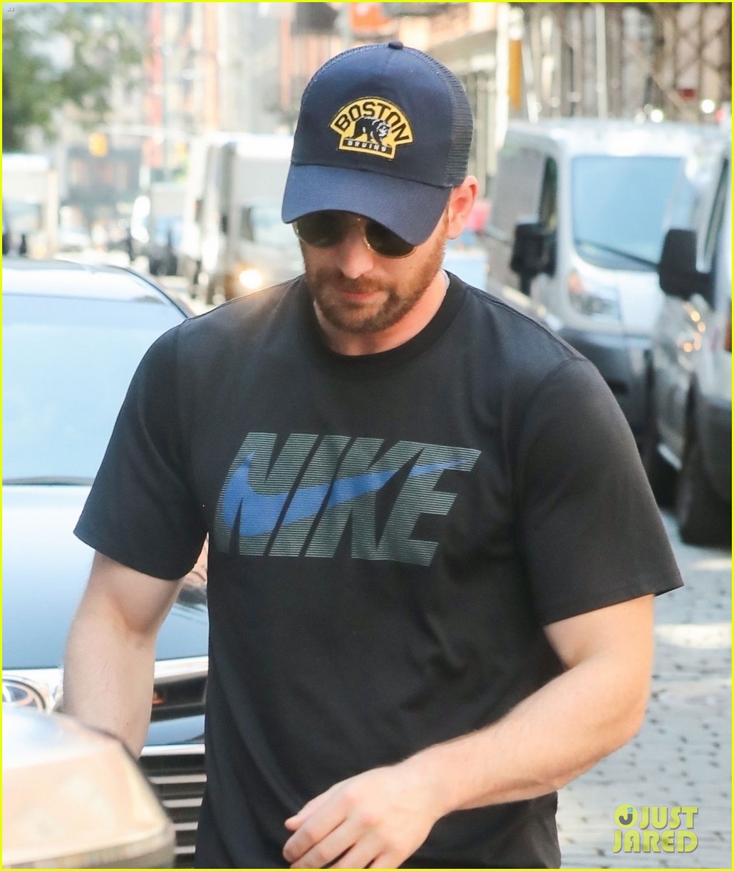 Chris Evans Shows Off His Boston Pride in New York: Photo 4128983 ...
