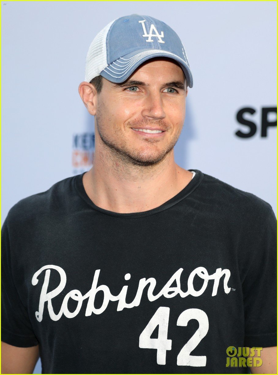 Sarah Hyland & Boyfriend Wells Adams Couple Up at Clayton Kershaw's ...