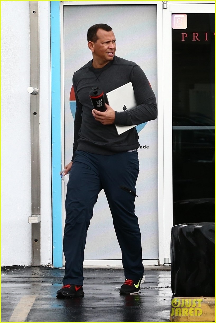 Jennifer Lopez & Alex Rodriguez Kick Off Their Weekend with a Workout ...