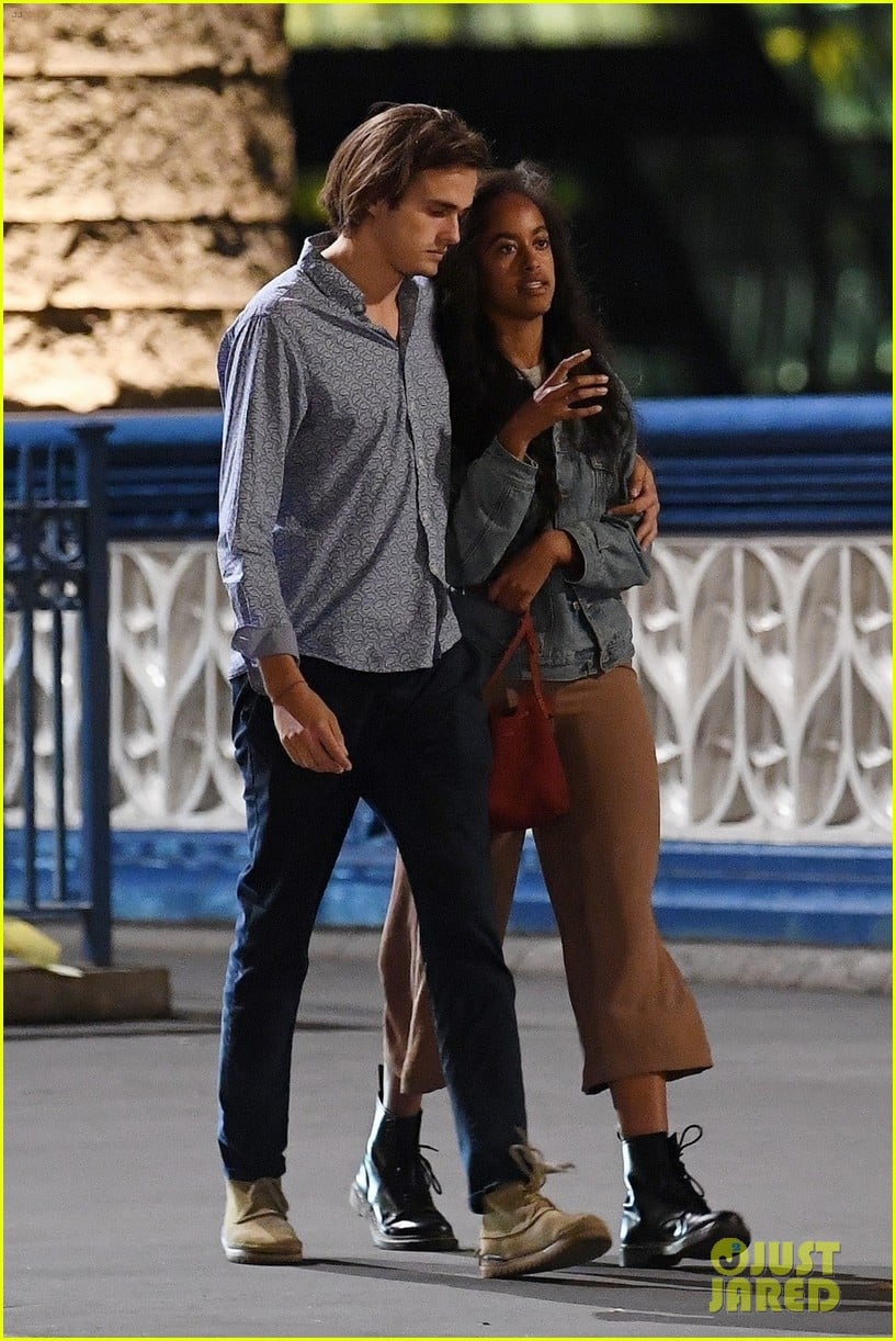 Malia Obama & Boyfriend Rory Farquharson Enjoy a Date Night at the ...