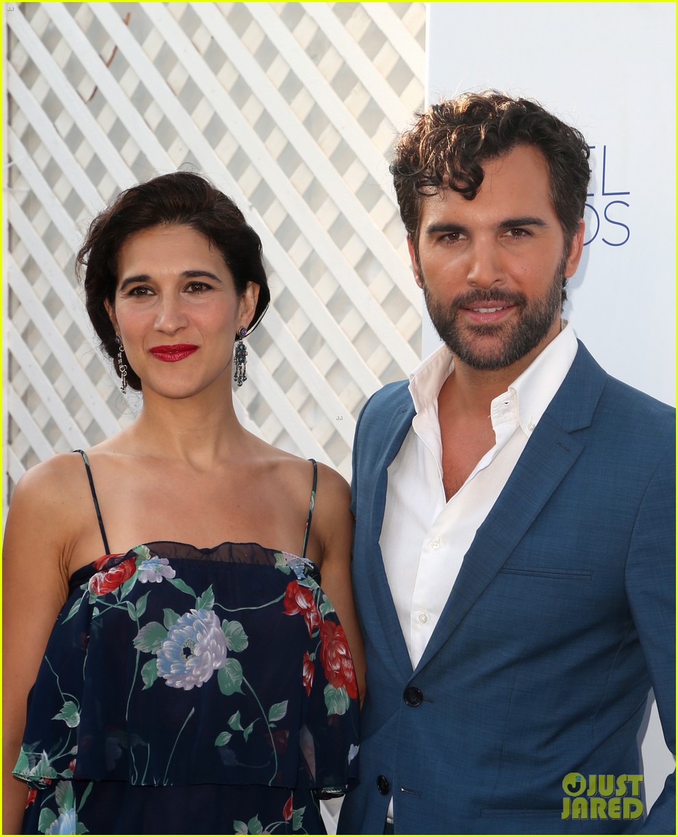 Debra Messing is Joined by Son Roman at Angel Awards 2018!: Photo ...