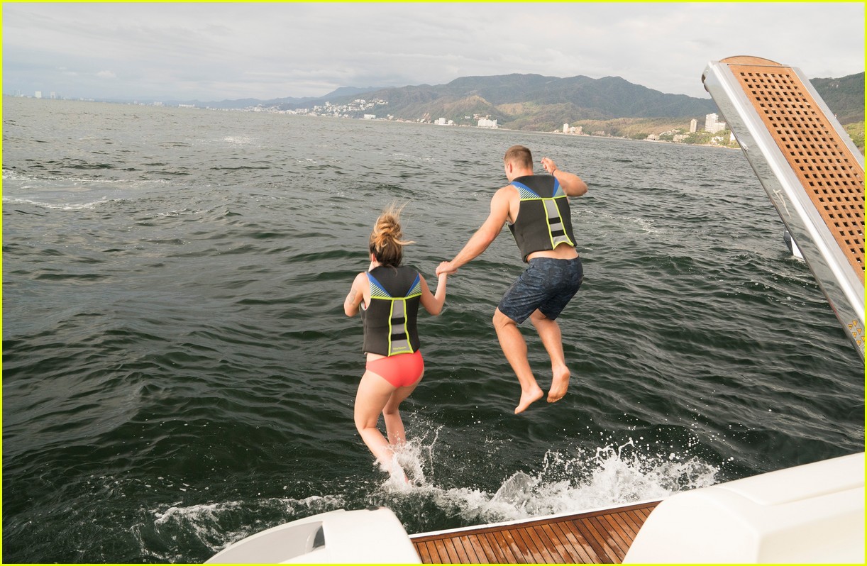 Colton Underwood & Tia Booth Rekindle Romance on 'Bachelor in Paradise ...