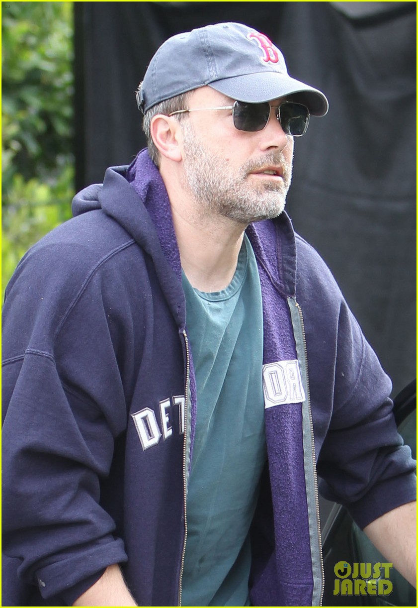 Ben Affleck Kicks Off His Day With a Workout!: Photo 4144639 | Ben ...