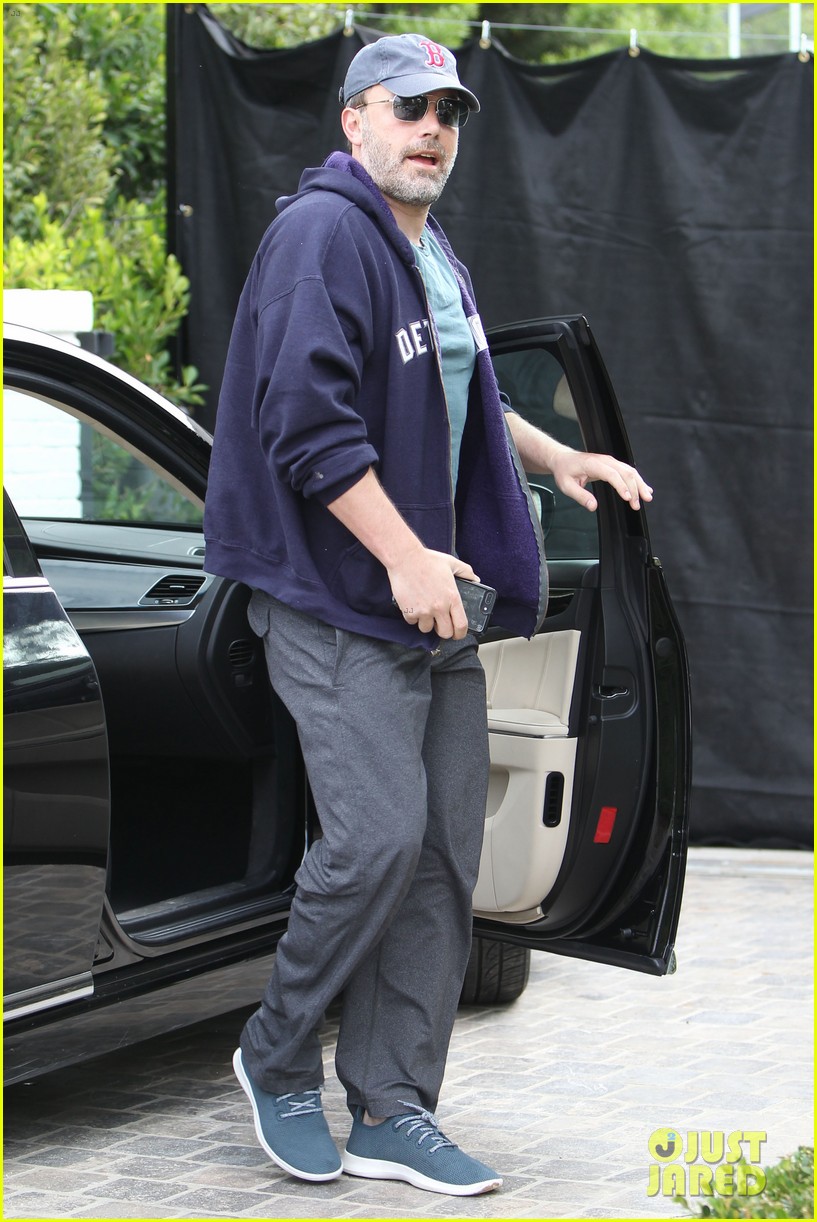 Ben Affleck Kicks Off His Day With a Workout!: Photo 4144640 | Ben ...