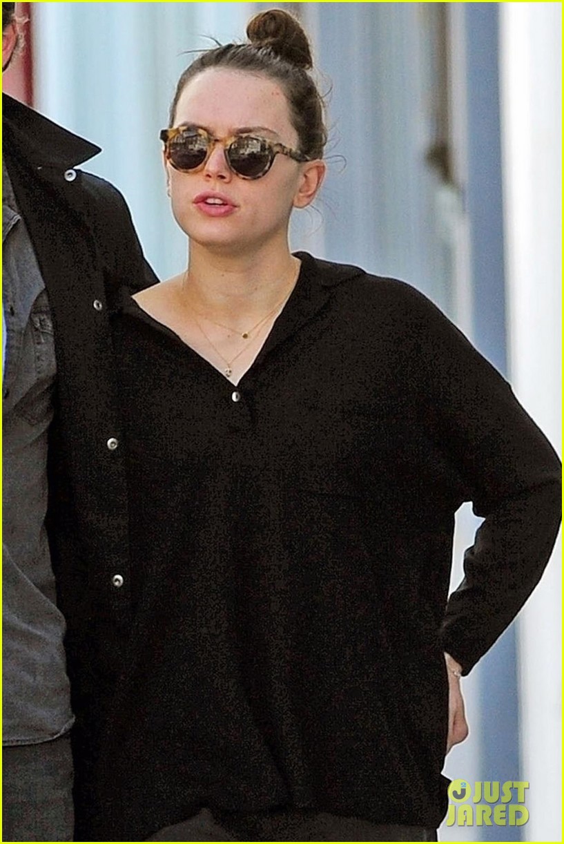 Daisy Ridley & Tom Bateman Couple Up For Afternoon Date in London ...