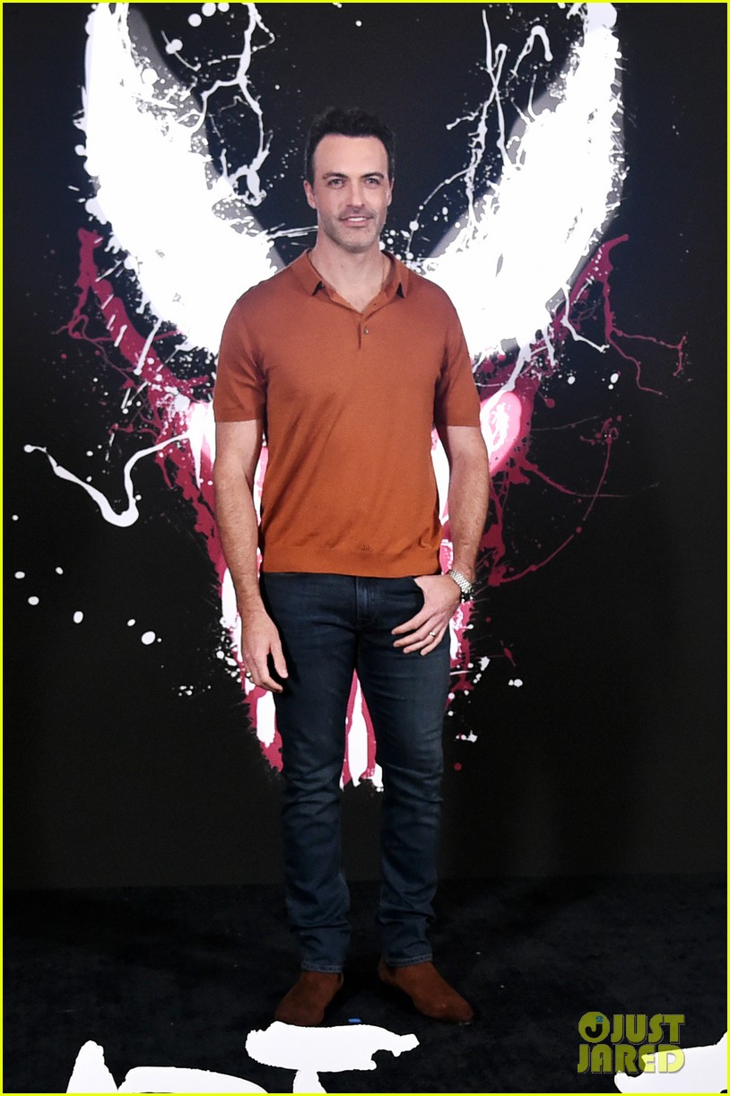 Tom Hardy Kisses Michelle Williams in New 'Venom' Clip!: Photo 4154899 | Jenny Slate, Michelle ...