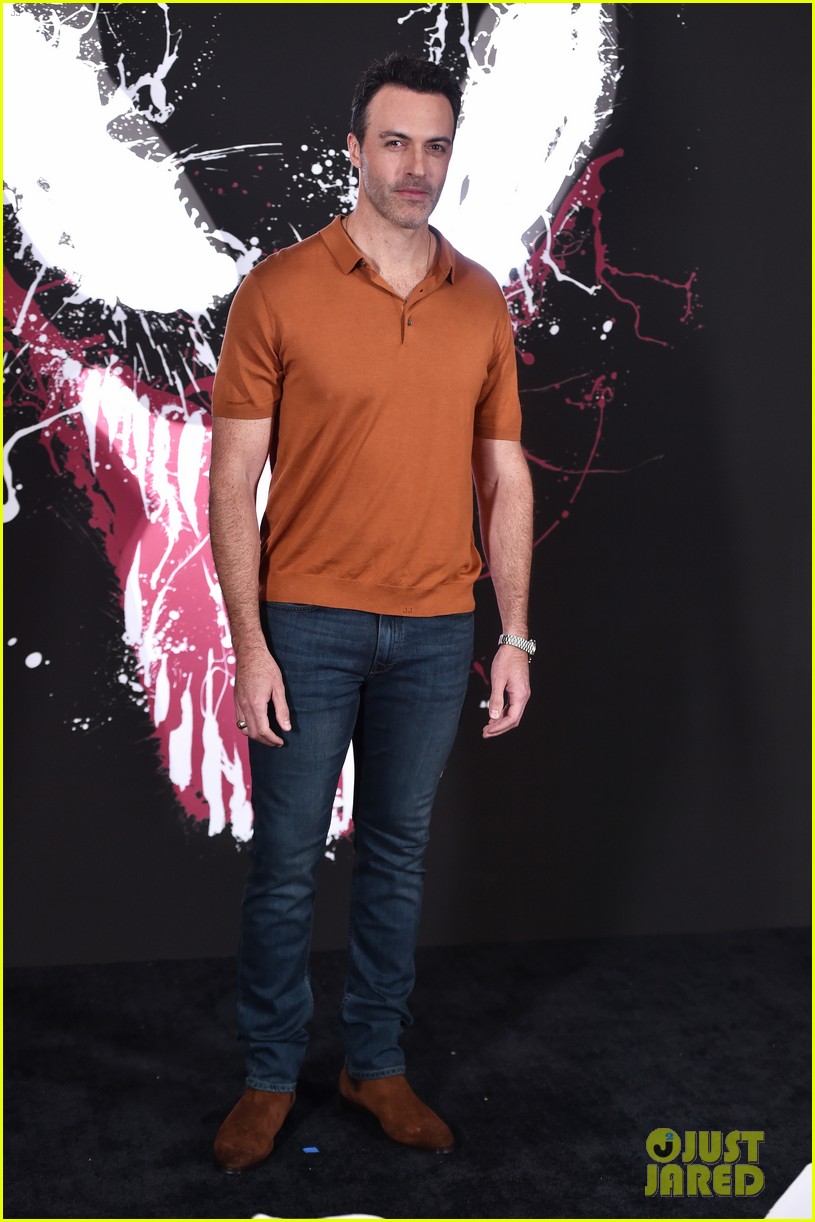 Tom Hardy Kisses Michelle Williams in New 'Venom' Clip!: Photo 4154921 | Jenny Slate, Michelle ...