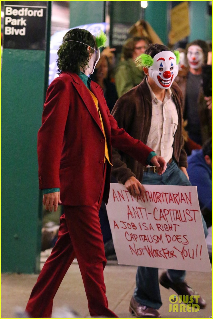Joaquin Phoenix Transforms into The Joker While Filming Riot Scene ...