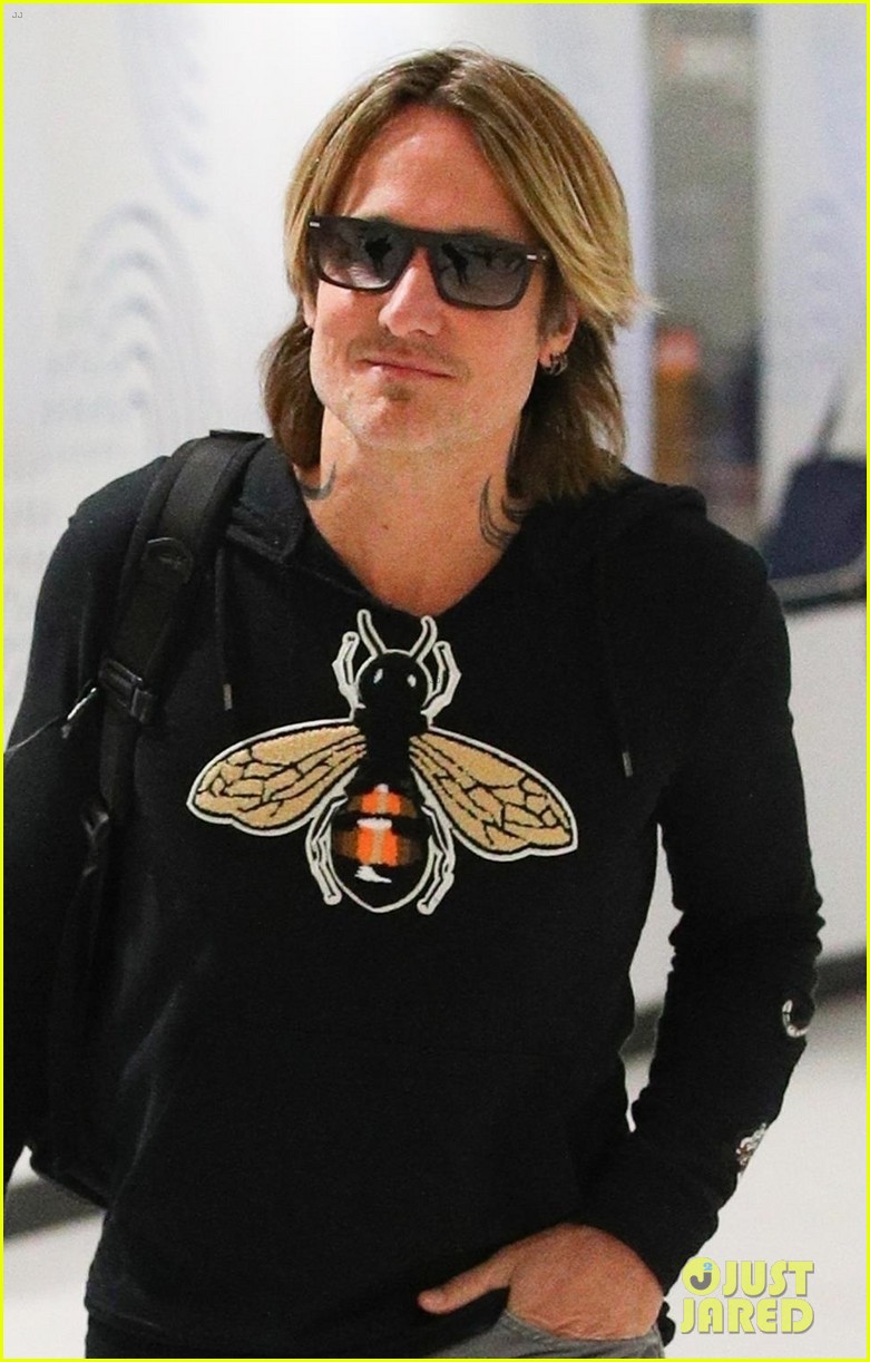 Keith Urban is All Smiles Jetting Out of Sydney!: Photo 4139029 | Keith ...