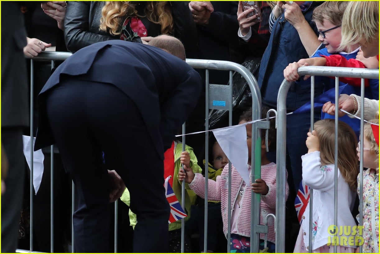 Prince William Unveils Holocaust War Hero Frank Foley Memorial Statue ...