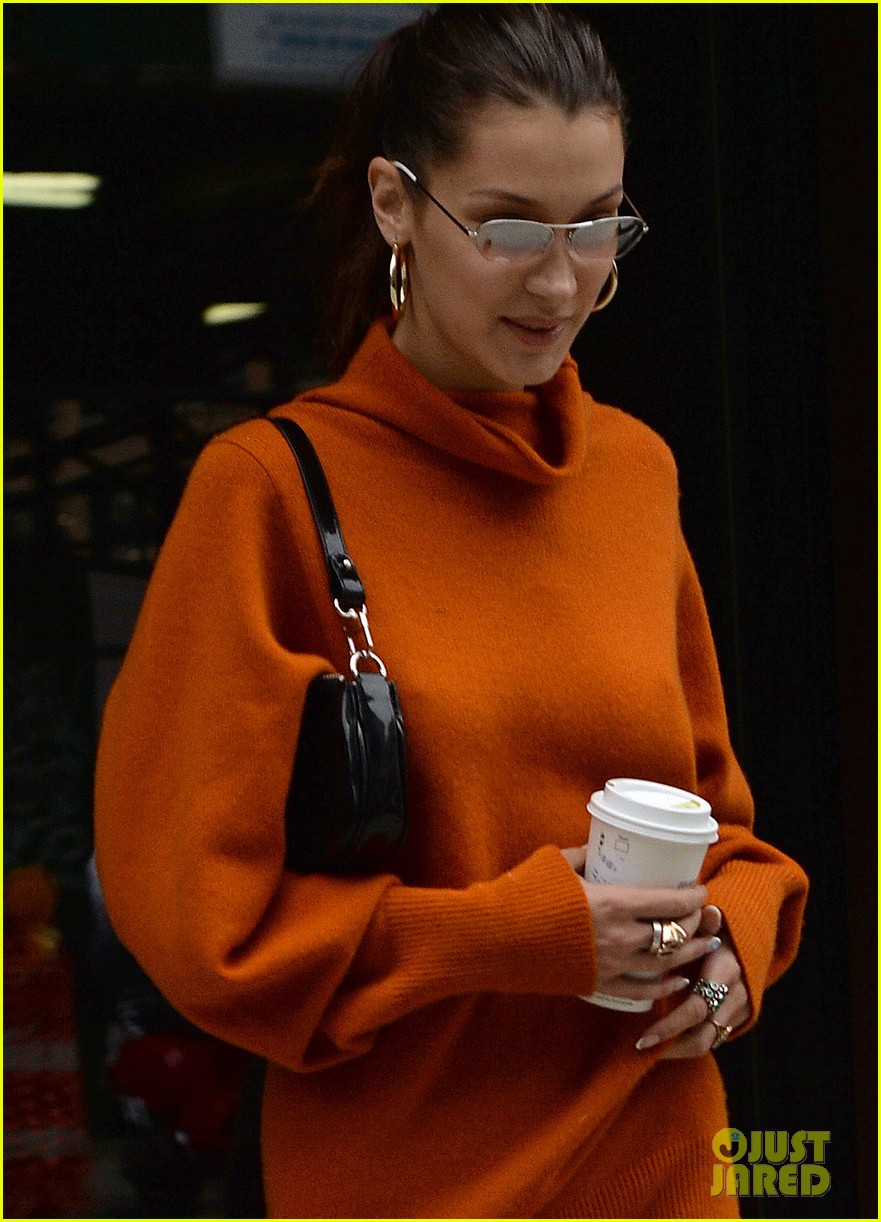 Bella Hadid Heads Out of Sister Gigi Hadid's Apartment in NYC!: Photo ...