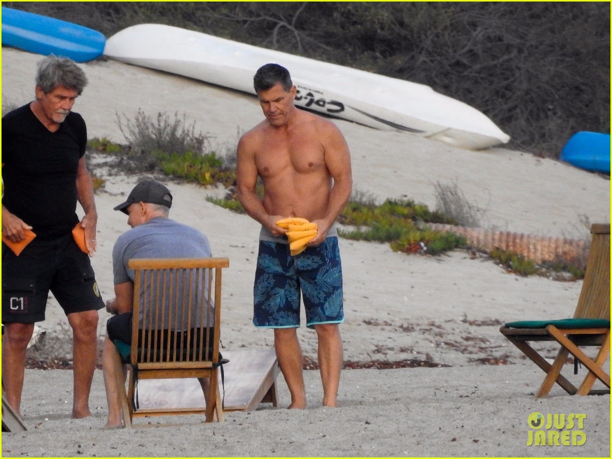 Josh Brolin Puts His Buff Body While Shirtless at the Beach: Photo ...