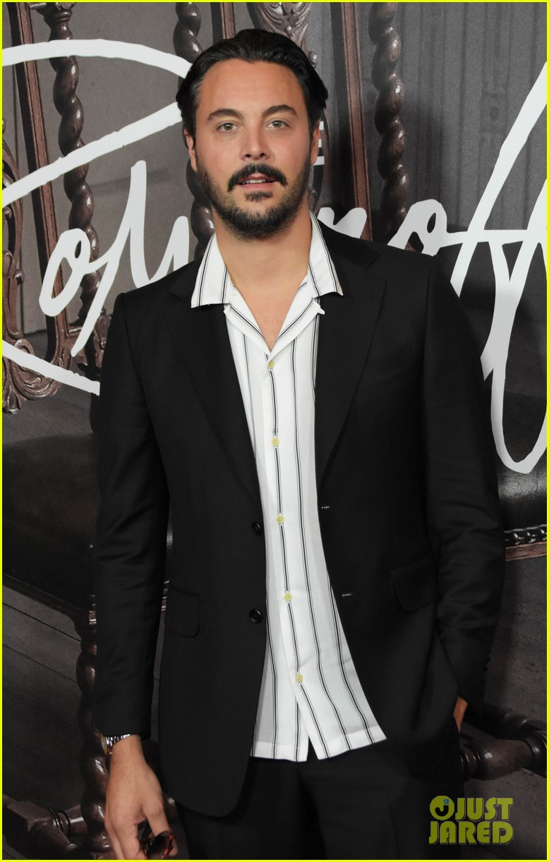 Aaron Eckhart, Amanda Peet, & More Stars Attend 'The Romanoffs ...