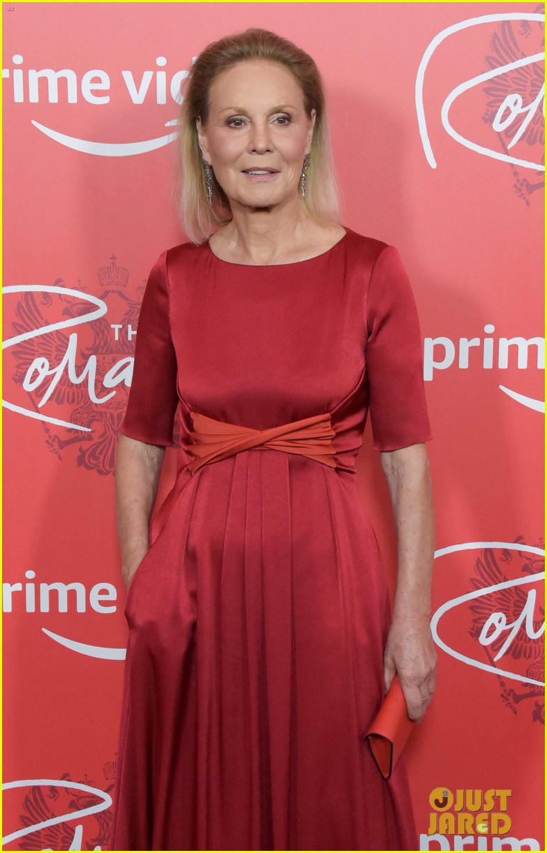 Aaron Eckhart, Amanda Peet, & More Stars Attend 'The Romanoffs ...