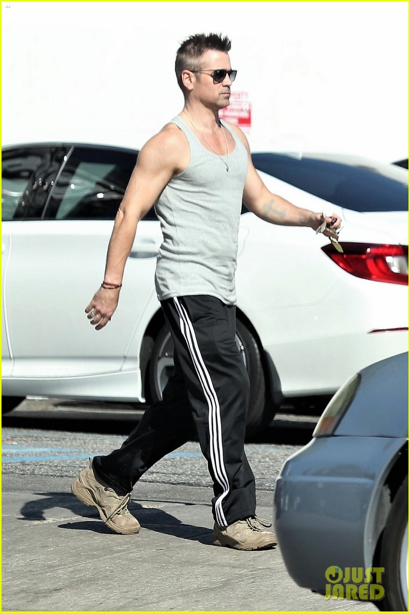 Colin Farrell Bares His Toned Muscles in a Tank Top: Photo 4168742 ...