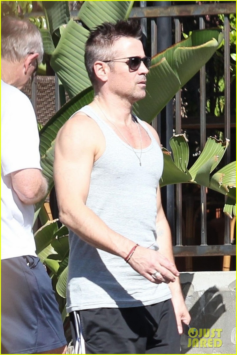 Colin Farrell Bares His Toned Muscles in a Tank Top: Photo 4168753 ...
