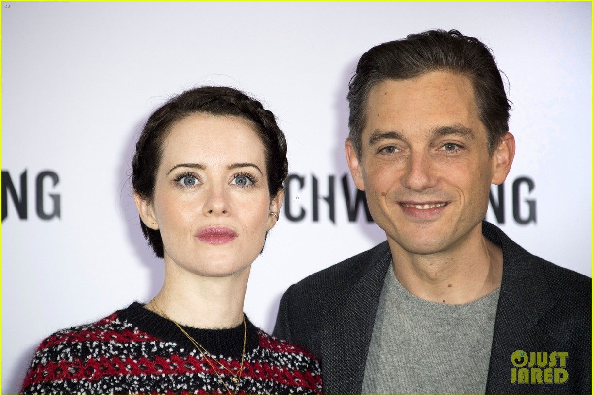 Claire Foy Says 'I Don't Feel Defined' by Playing Queen Elizabeth in ...