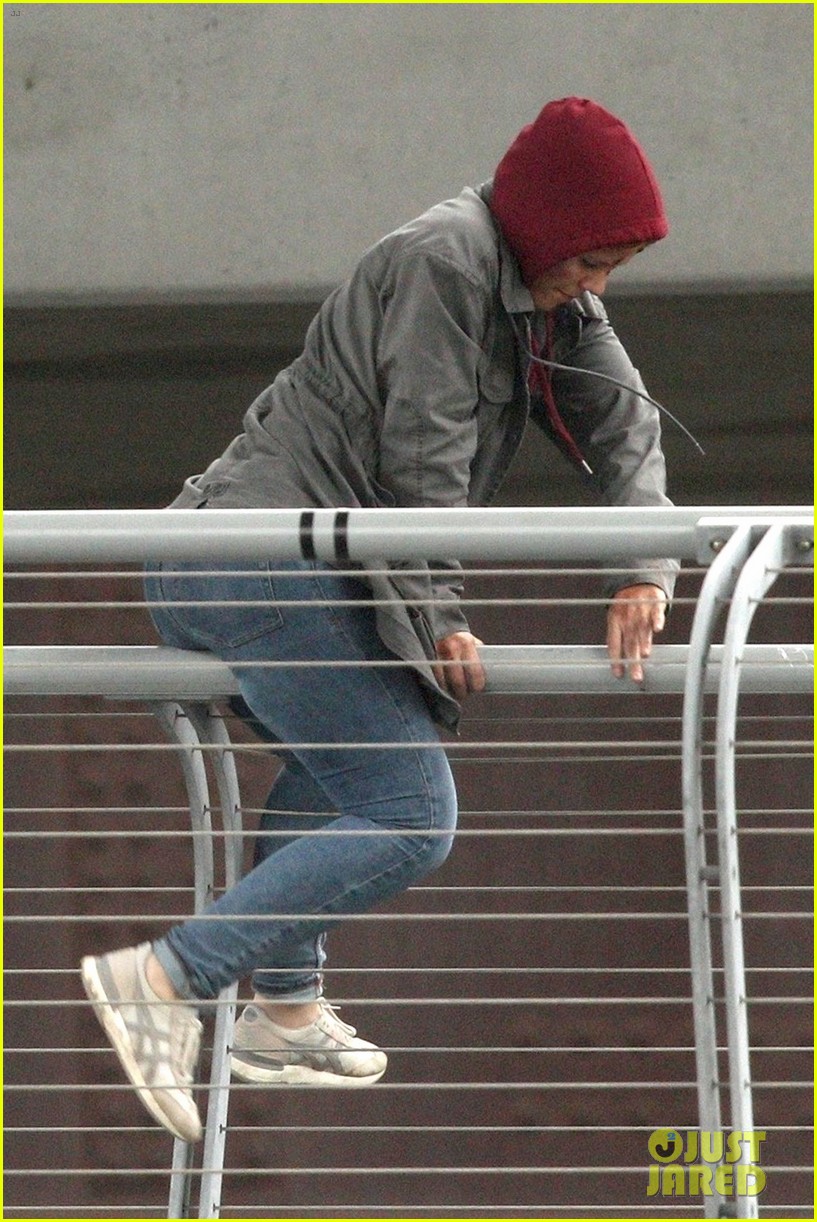 Jessica Chastain & Colin Farrell Are Bloody on the Set of 'Eve'!: Photo ...