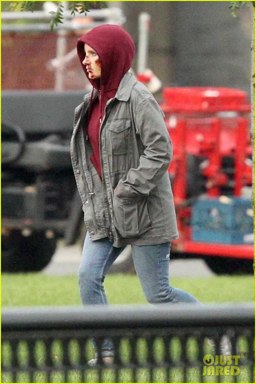 Jessica Chastain & Colin Farrell Are Bloody on the Set of 'Eve'!: Photo ...