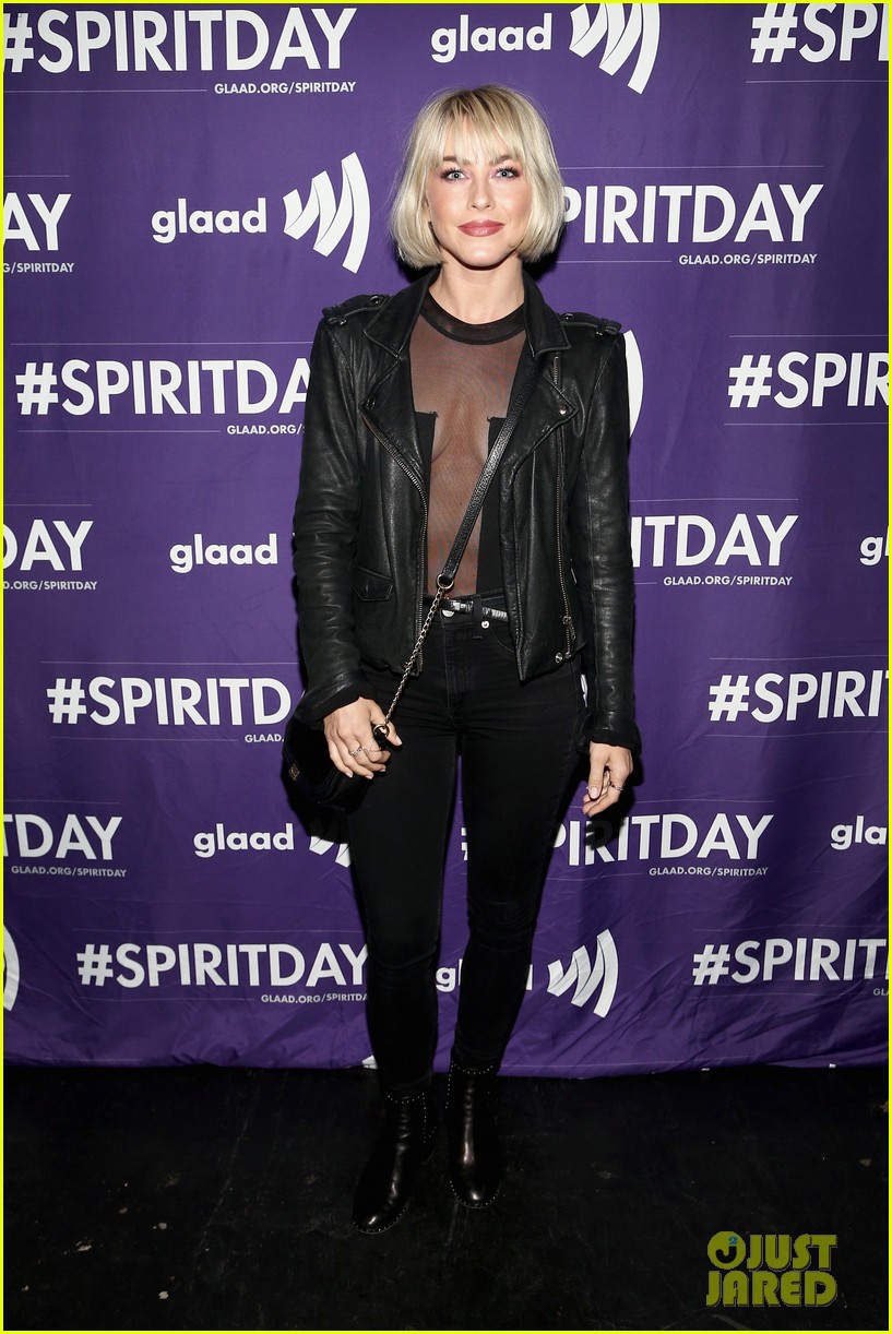 Darren Criss Performs With Justin Tranter at Beyond Spirit Day Concert ...