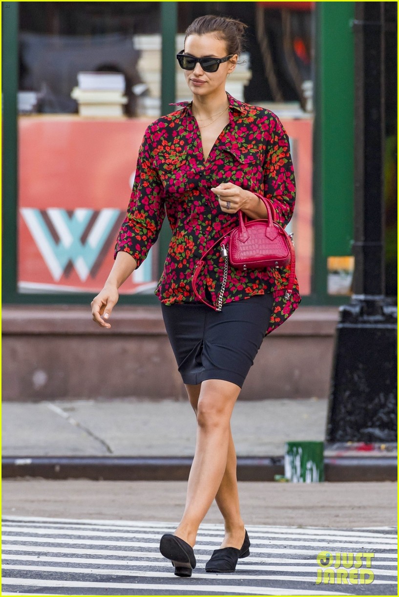 Irina Shayk Looks Chic Running Errands in NYC: Photo 4158303 | Irina ...