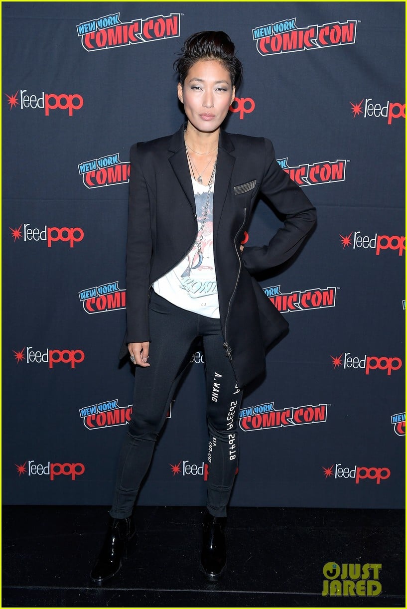 Photo: mortal engines robert sheehan comic con 10 | Photo 4159724 ...