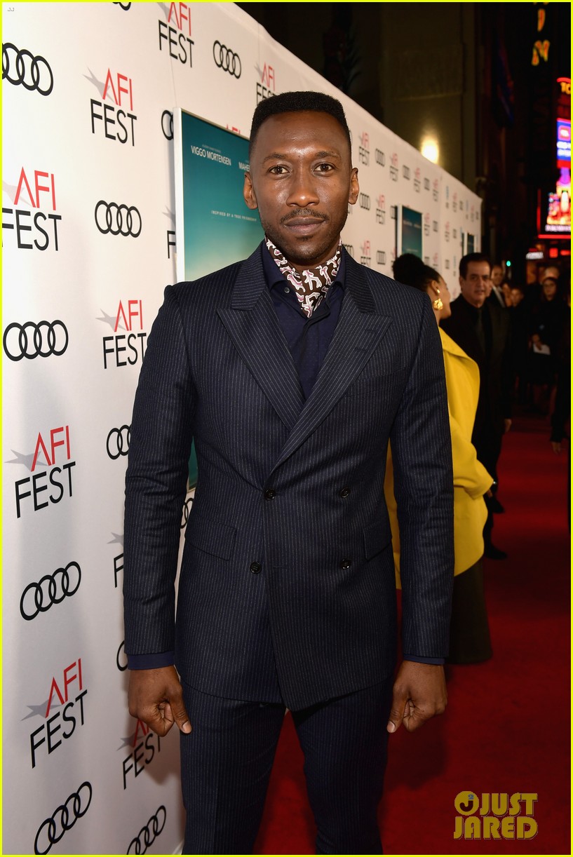 Mahershala Ali & Viggo Mortensen Suit Up for 'Green Book' Premiere ...