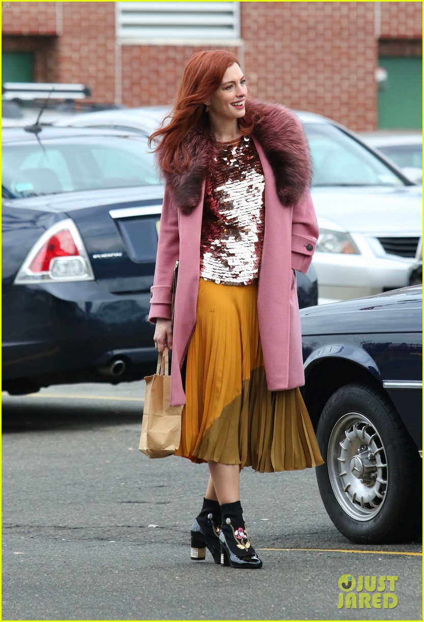 Anne Hathaway & Gary Carr Film Romantic Scene for 'Modern Love' in ...