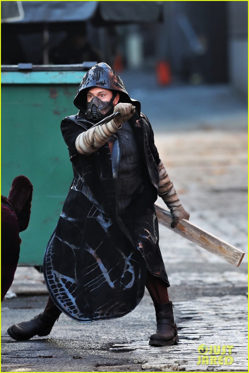 Grant Gustin & Chris Klein Film as The Flash & Cicada in Vancouver ...