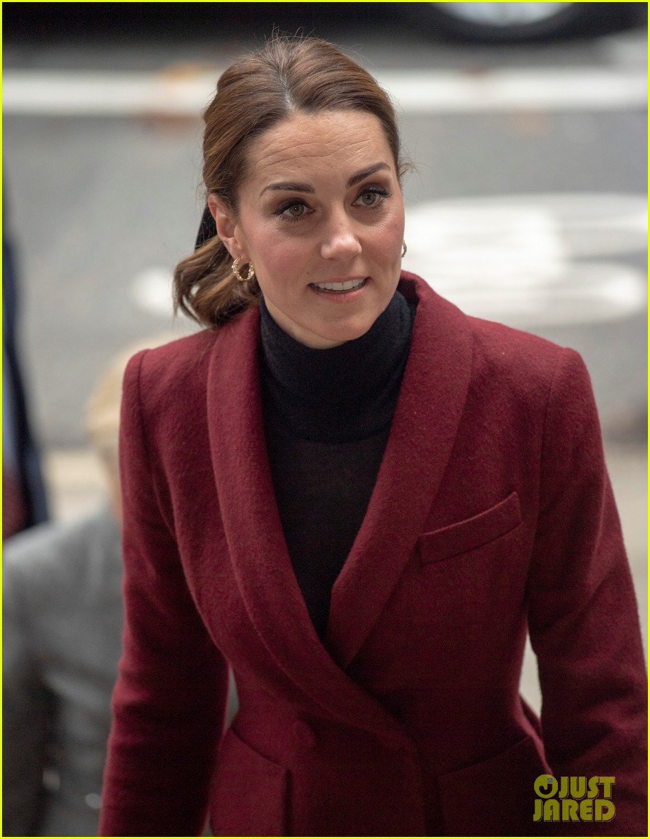 Kate Middleton Visits Neuroscience Lab at University College in London ...