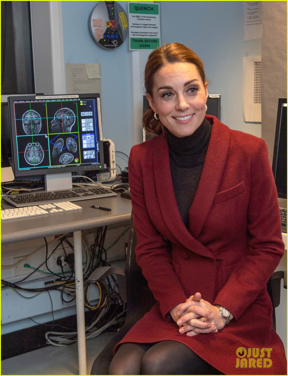 Kate Middleton Visits Neuroscience Lab at University College in London ...