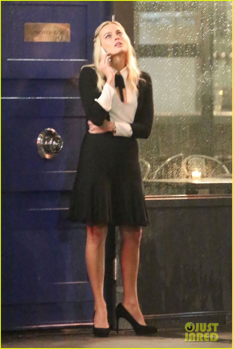 Margot Robbie Films a Phone Call Scene for Upcoming Roger Ailes Project ...