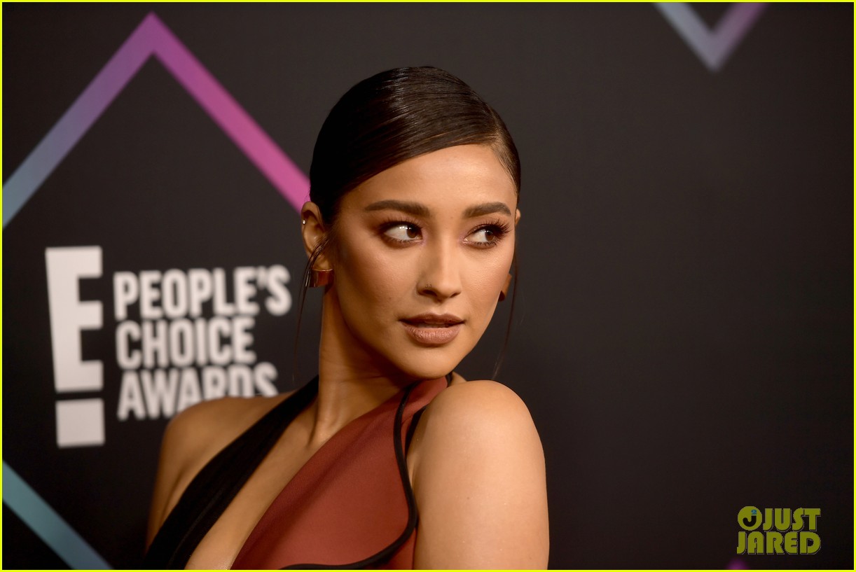Shay Mitchell & Kat Graham Are Stylish Stars at PCAs 2018!: Photo ...