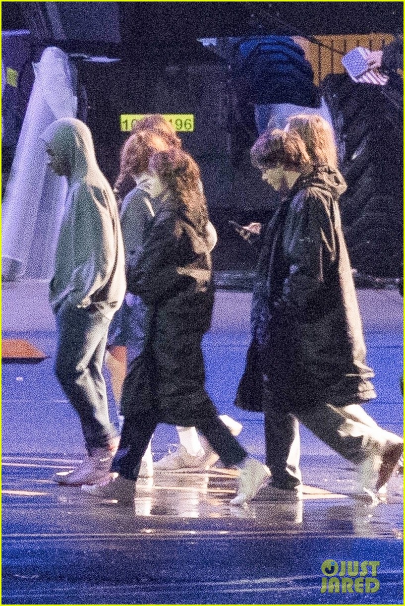 'Stranger Things' Cast Wraps Filming on Epic Season 3 Finale!: Photo ...