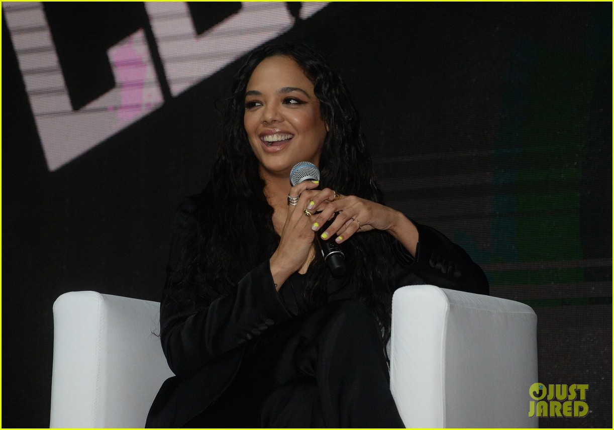 Brie Larson, Jake Gyllenhaal, & Jessica Chastain Bring Their Marvel ...