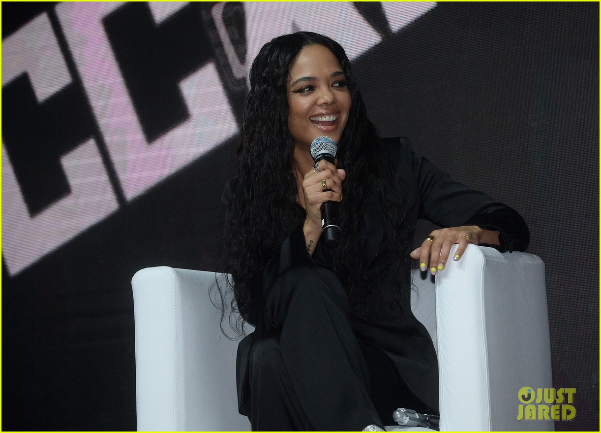 Brie Larson, Jake Gyllenhaal, & Jessica Chastain Bring Their Marvel ...