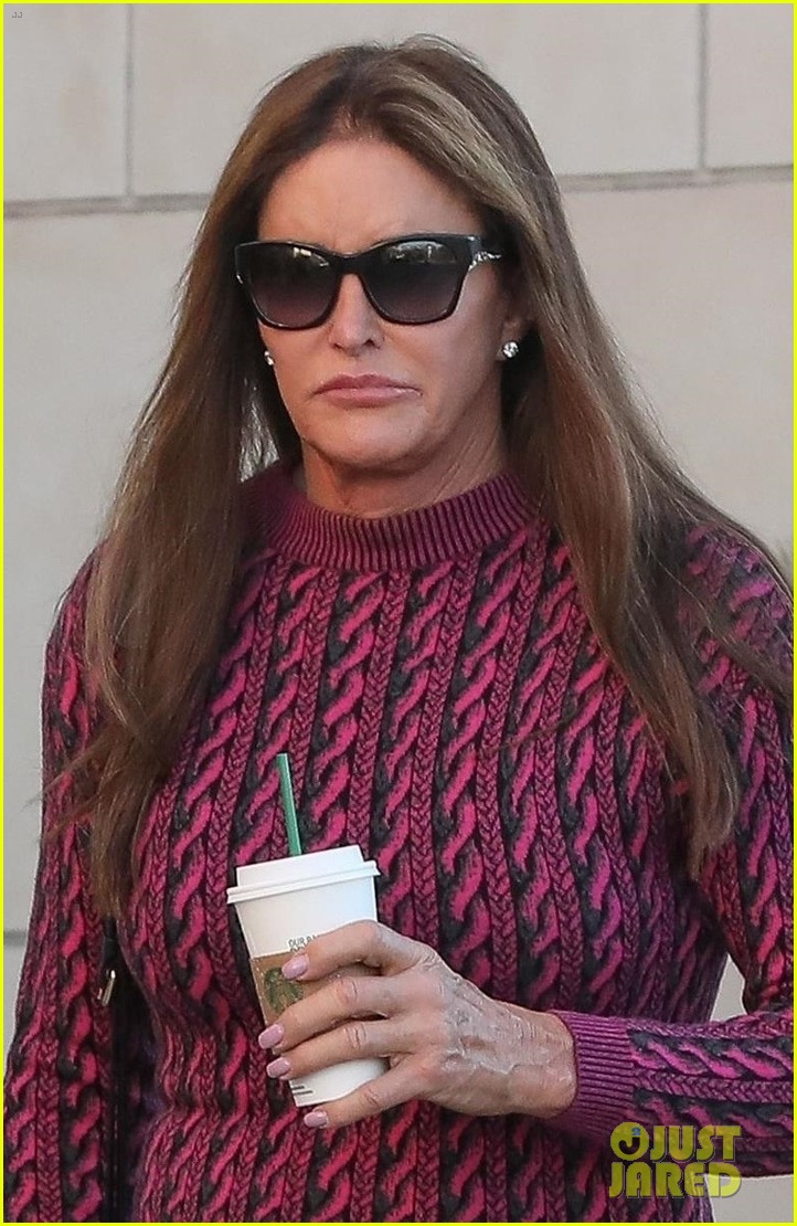 Caitlyn Jenner Looks So Pretty Shopping in Calabasas: Photo 4200682 ...