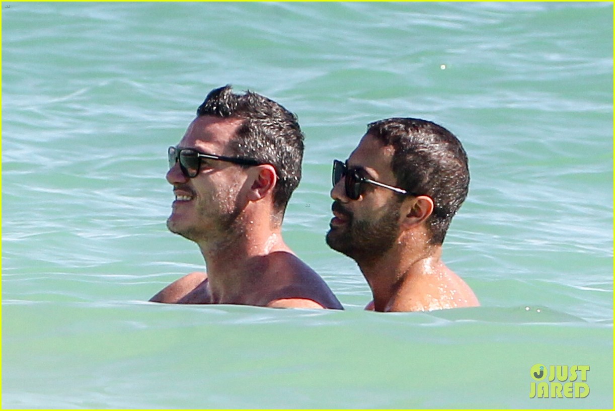 Luke Evans & Boyfriend Victor Turpin Bare Their Shirtless Bodies, Look ...