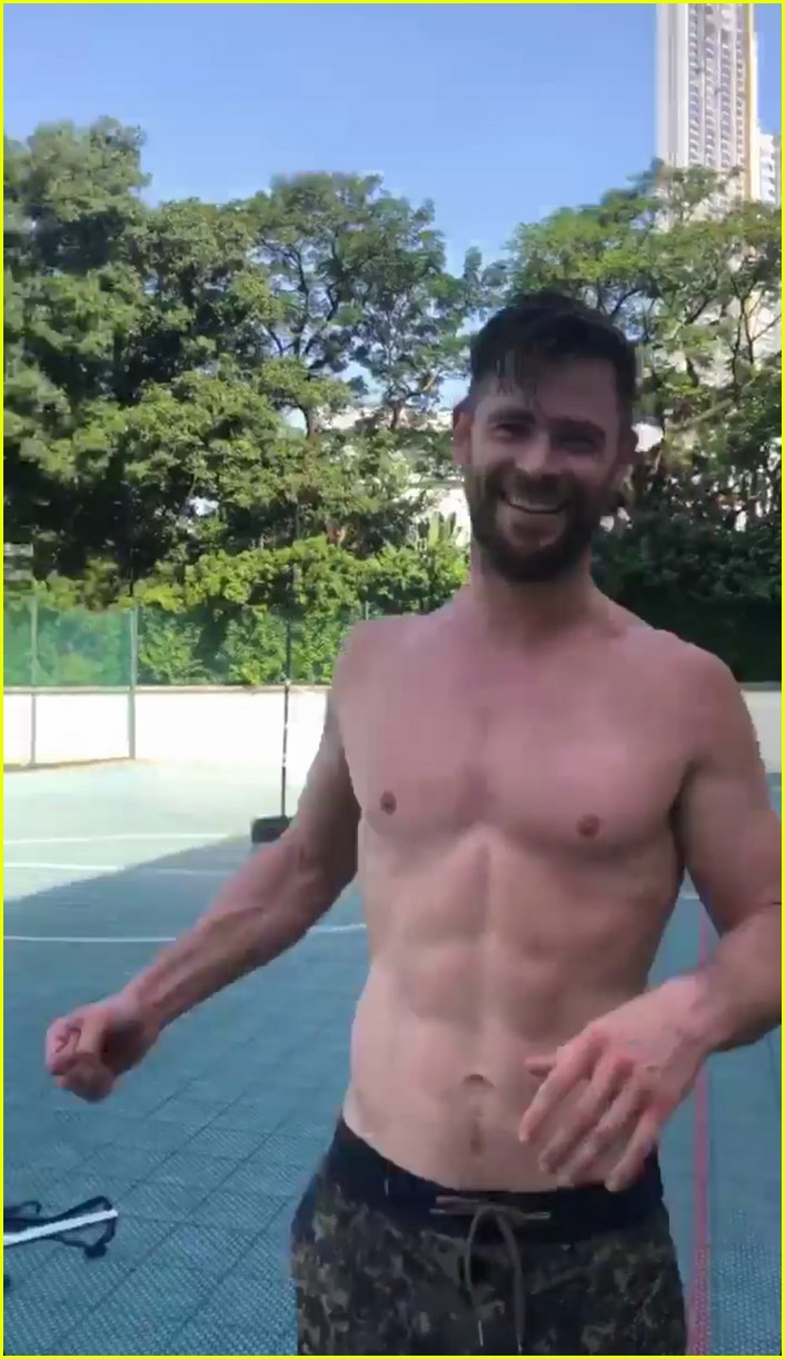 Chris Hemsworth Bares His Ripped Body in Shirtless Videos!: Photo ...