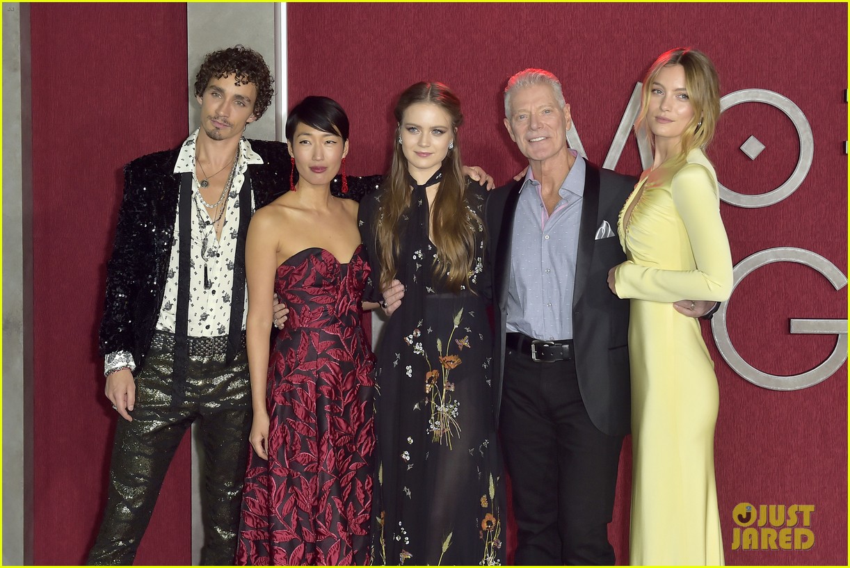 Robert Sheehan & Hera Hilmar Join 'Mortal Engines' Cast at California ...