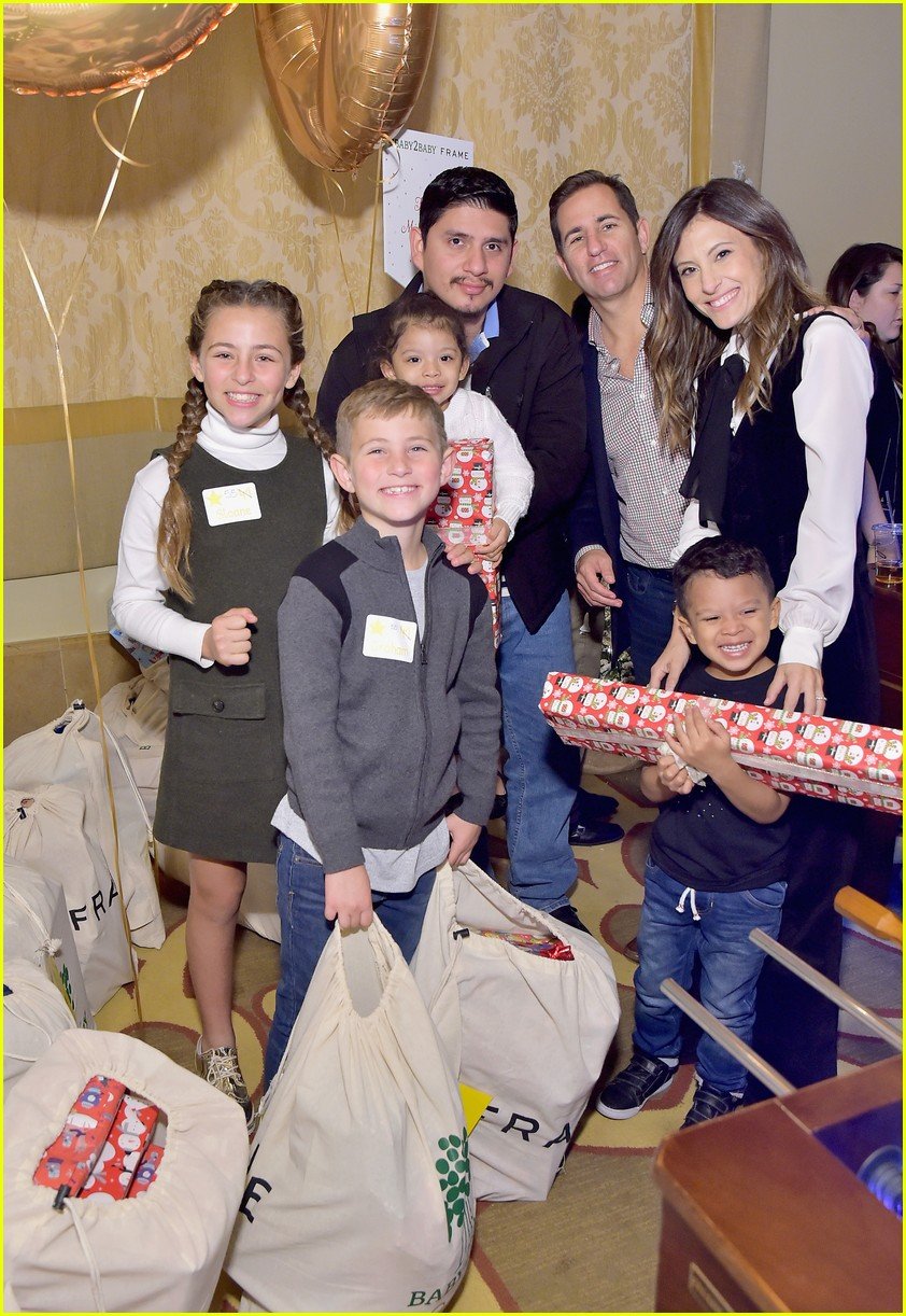 Jessica Alba & Jenna Dewan Attend Baby2Baby Holiday Party!: Photo ...