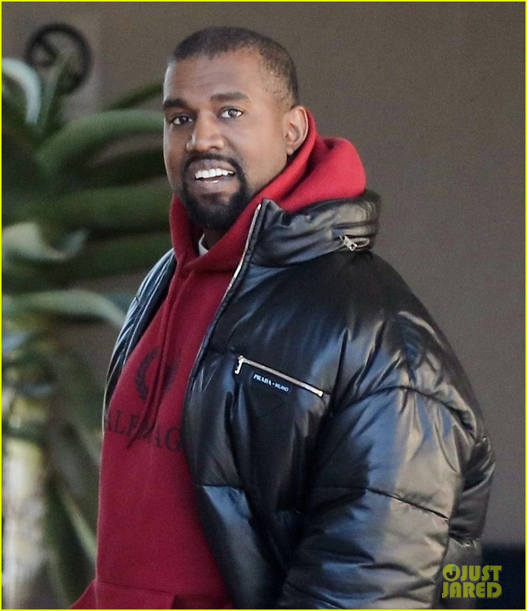Kanye West Smiles Wide After His Tweets About Mental Health: Photo ...