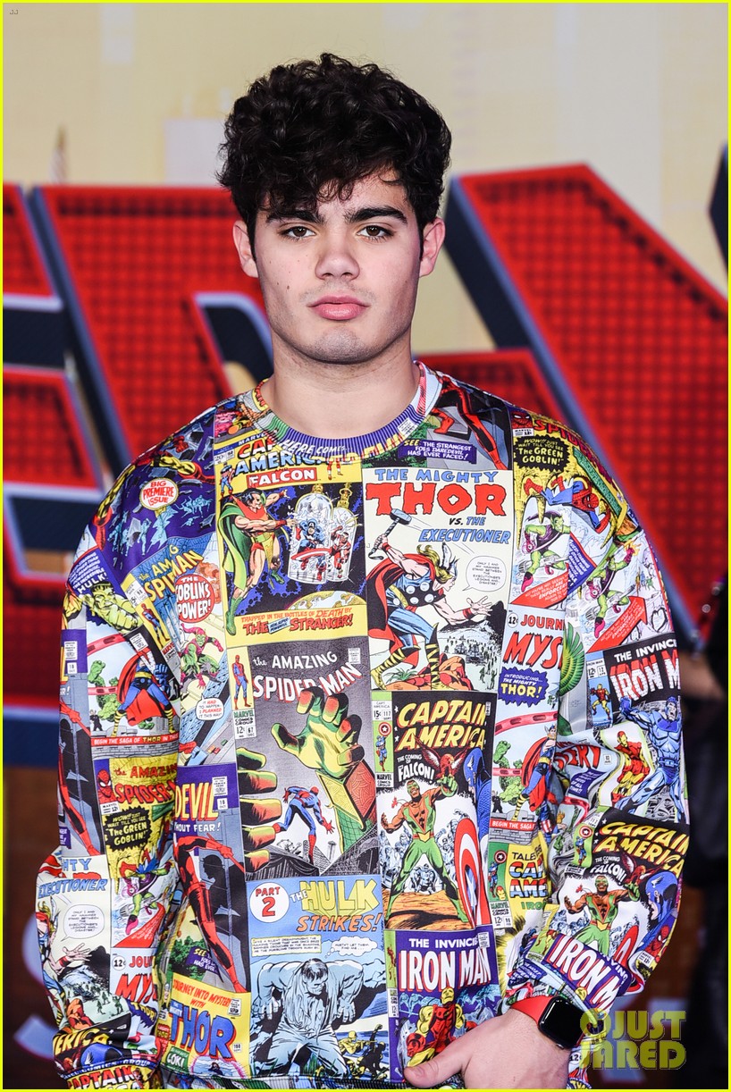 Jake Johnson, Shameik Moore & Kimiko Glenn Sling Webs at 'Spider-Man ...